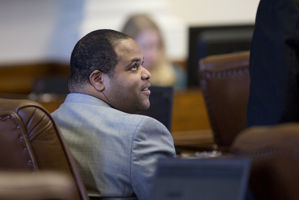 Bill to enforce reporting of police shootings stumbles, then passes ...