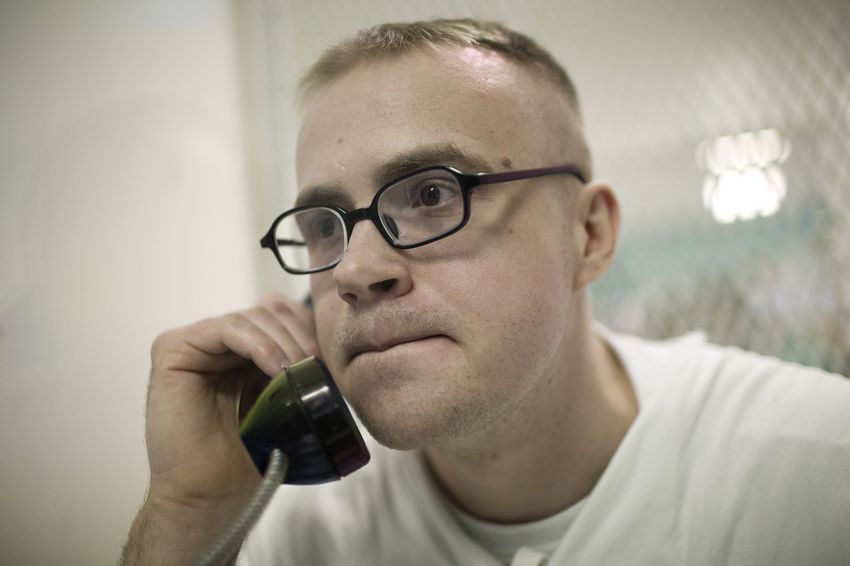 Days from execution, man convicted in prison guard's murder insists on ...