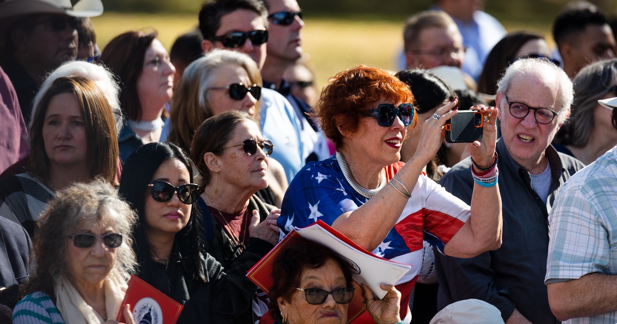 Abbott energizes supporters with vows to focus on education and the ...