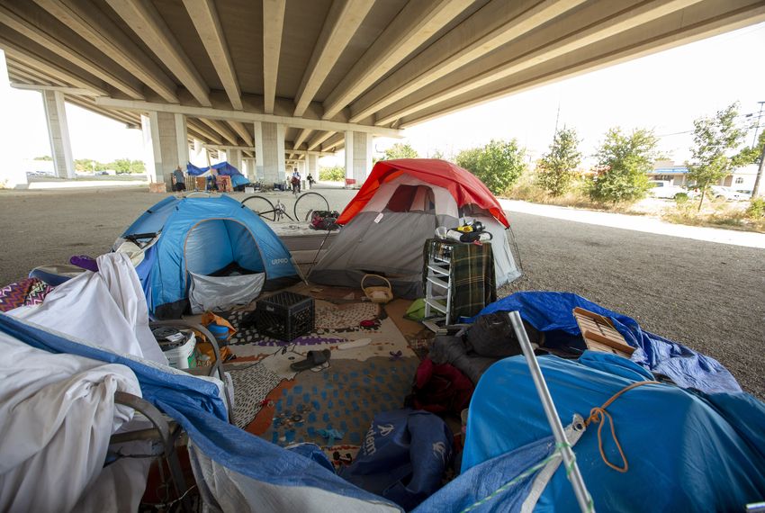 Greg Abbott says TxDOT will remove Austin homeless under highways | The ...
