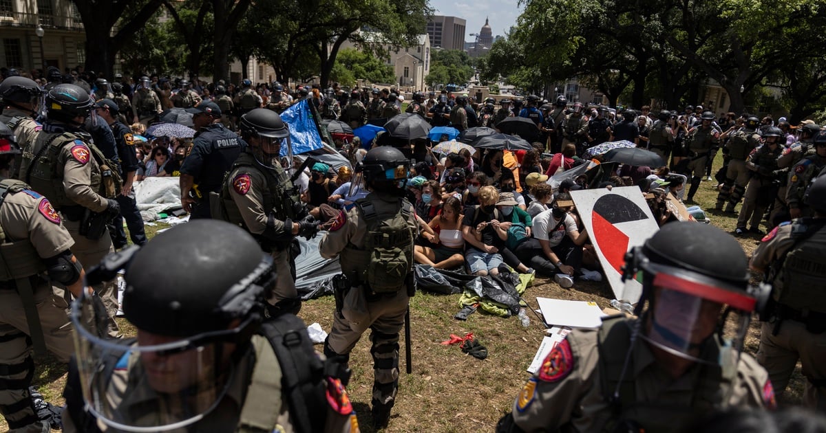 More pro-Palestinian demonstrators arrested at UT-Austin | The Texas ...