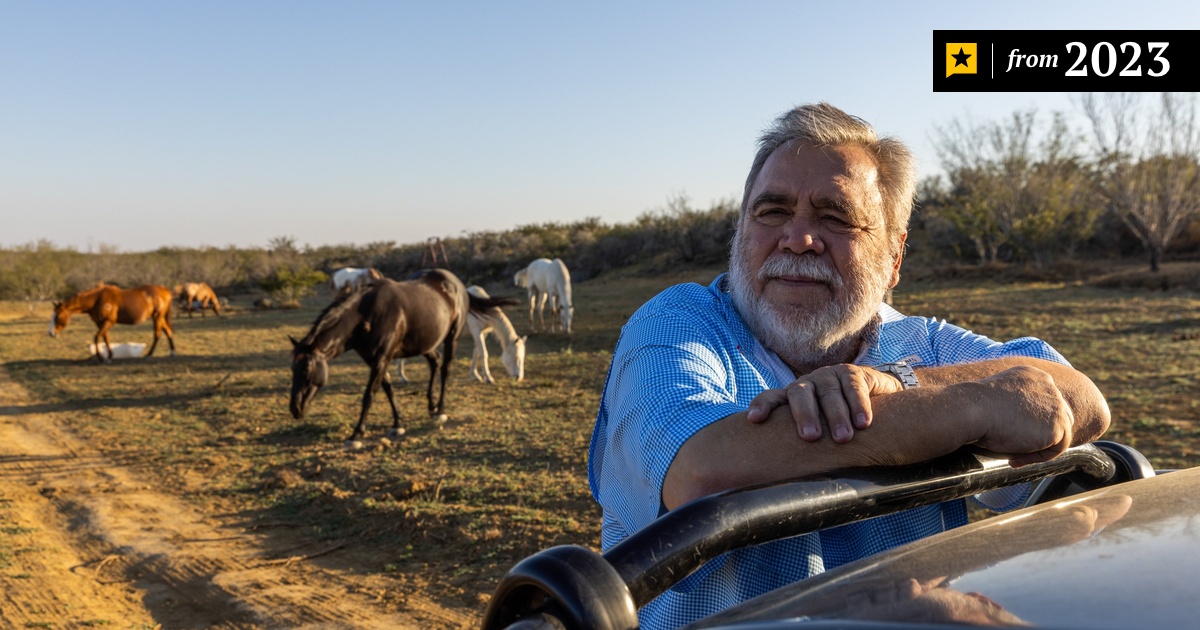 Texas rancher considers signing land easement for state’s border wall ...