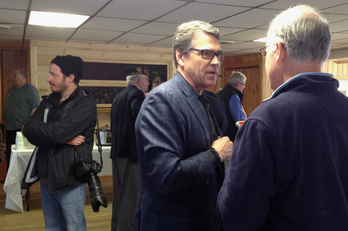 Perry Goes Small in New Hampshire | The Texas Tribune