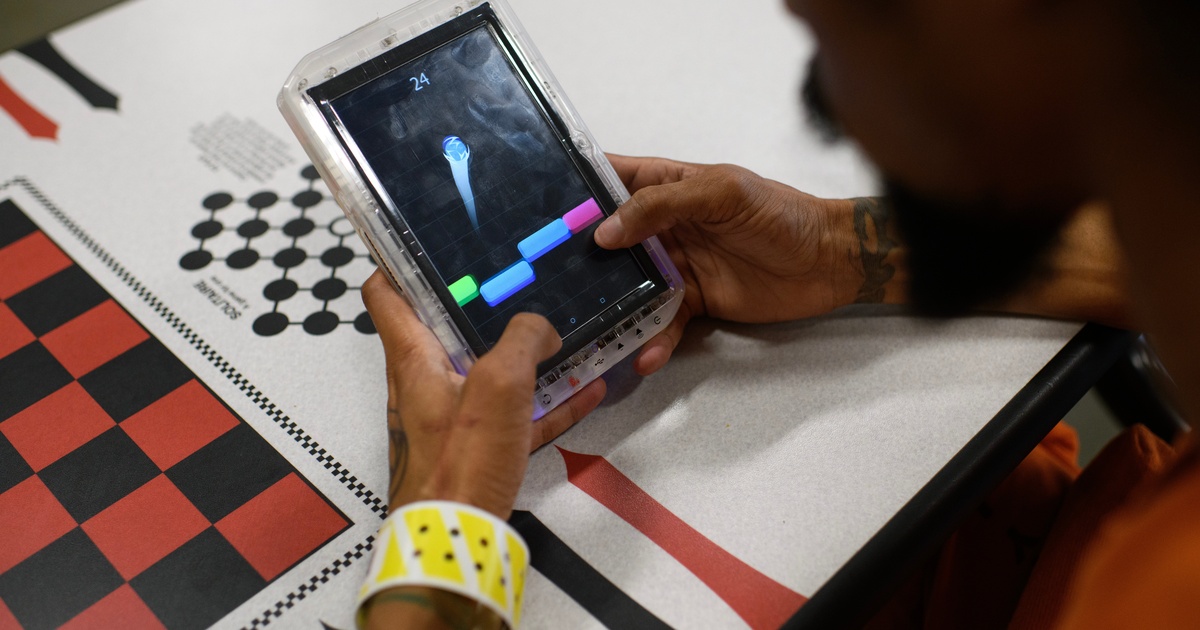 Tablets for inmates come with hefty costs | The Texas Tribune