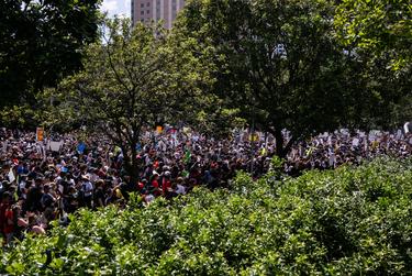 Live updates: Protests against police violence continue for fifth night ...