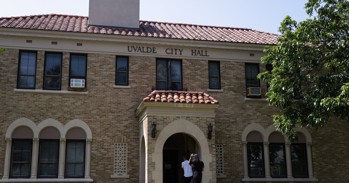 Uvalde police chief cites family in resigning from top post | The Texas ...