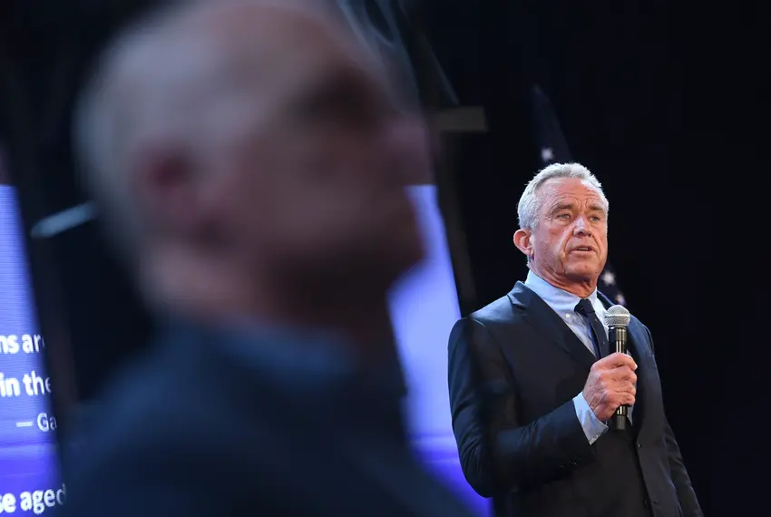 Robert F. Kennedy Jr. Ends Campaign, Endorses Trump, Withdraws From ...