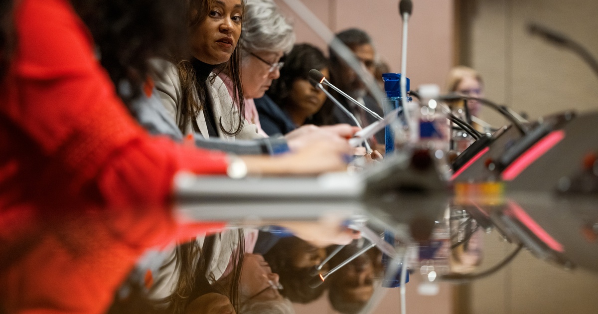 Texas CPS should place more foster kids with families, report says ...