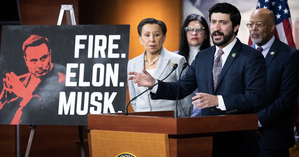 Rep. Greg Casar and Elon Musk in D.C. brawl | The Texas Tribune