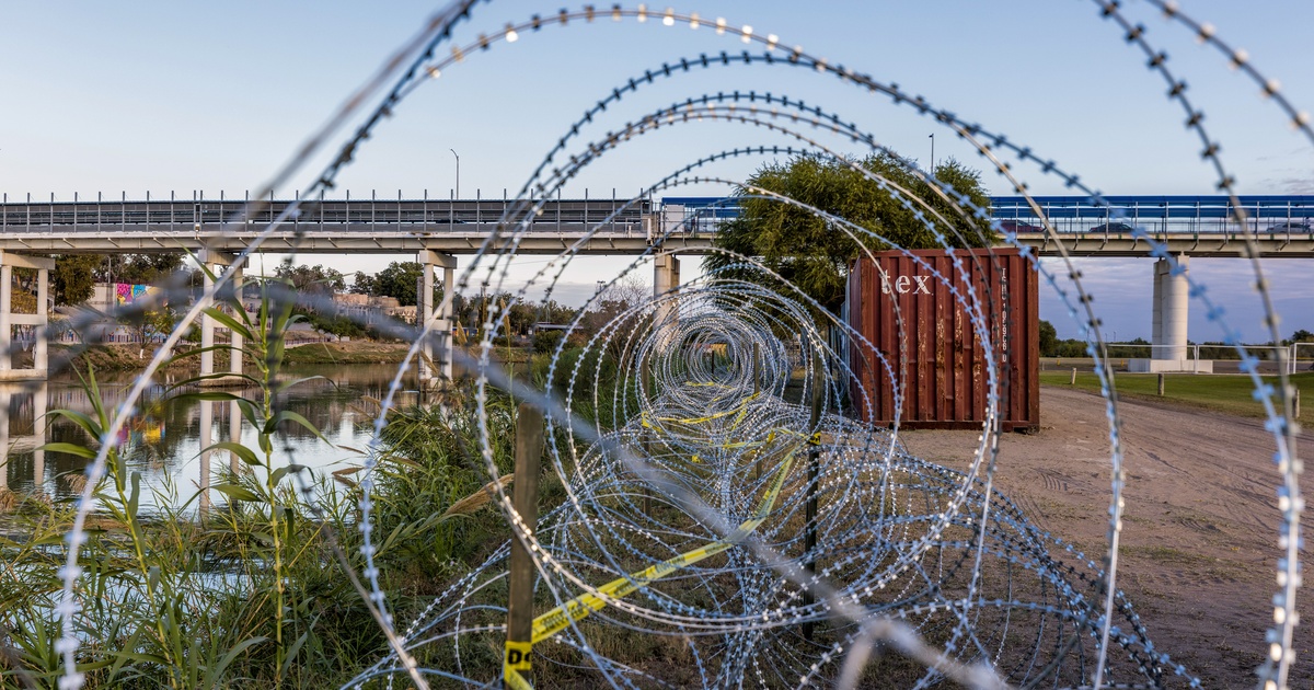 Feds can’t destroy Texas’ razor wire at border, court rules | The Texas ...