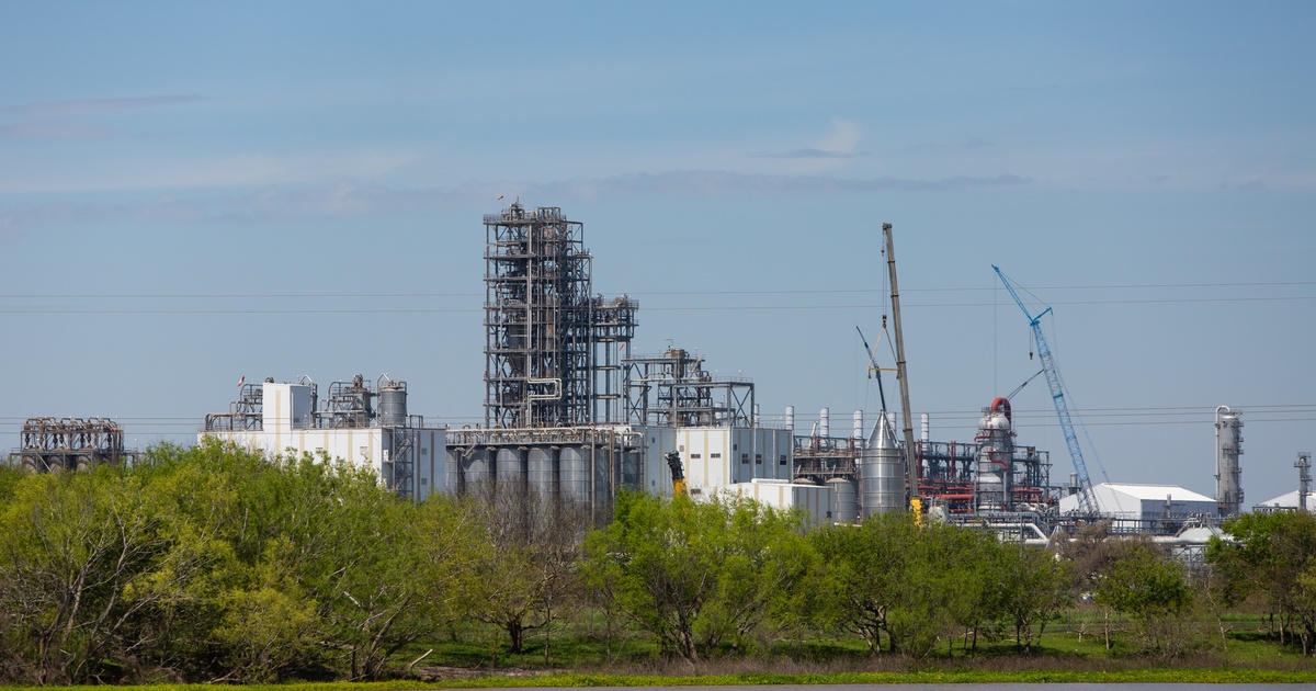 Plans advance for huge Exxon plastics plant on Texas coast | The Texas ...