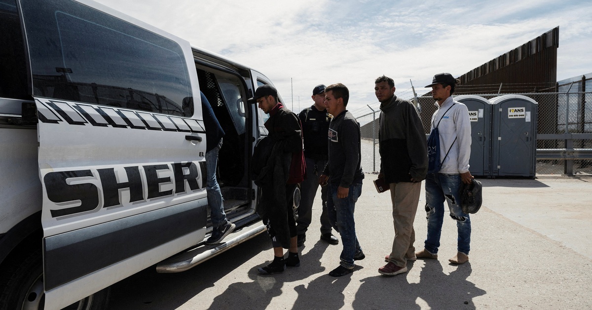 Justices hear arguments on Texas SB 4 immigration law | The Texas Tribune