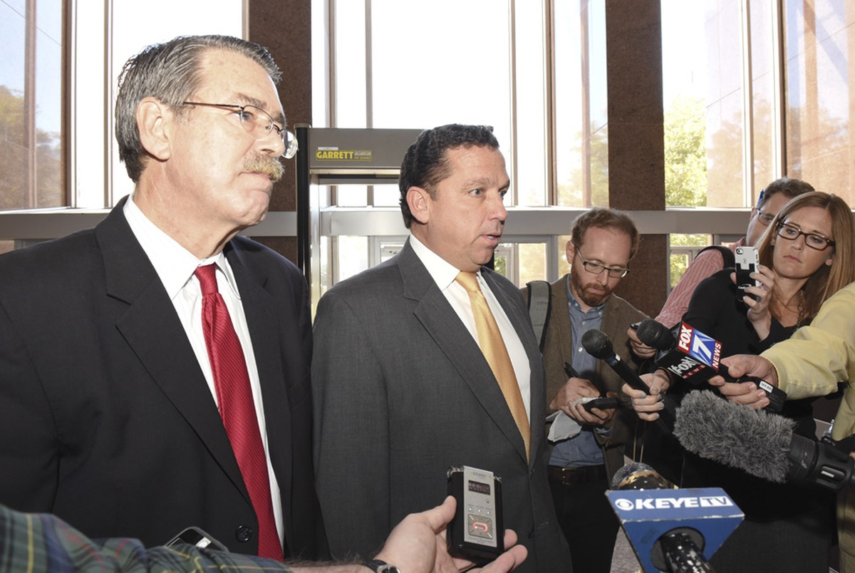 Perry's Lawyers Fight to Finish Off 15-Month-Old Indictment | The Texas ...