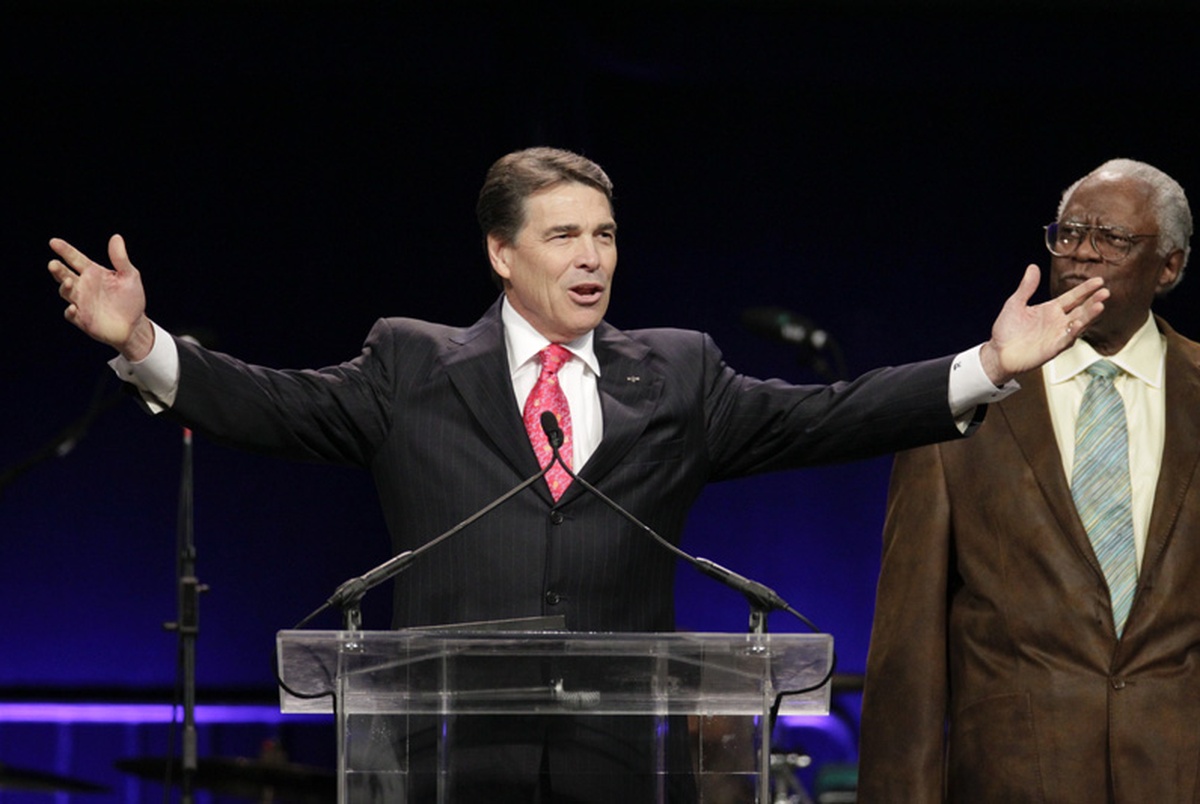 More Than 30,000 Pack Perry's Prayer Rally | The Texas Tribune