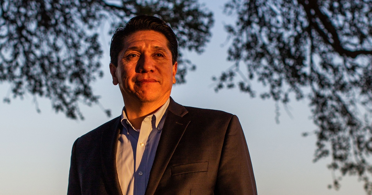 In bid for state Senate, Republican Raul Reyes dares to defy Dan ...